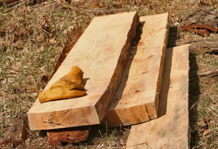 How To Mill Your Own Lumber With a Chainsaw - Grit